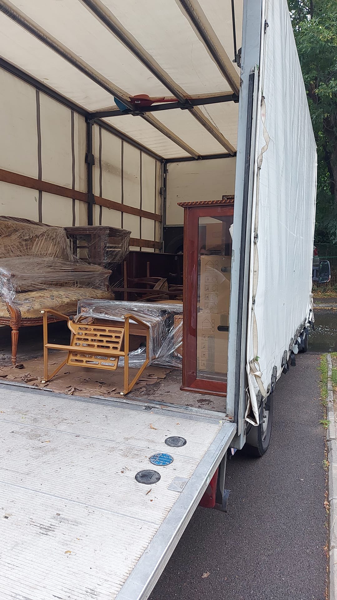 Firma de mutari si debarasari mobila Brasov